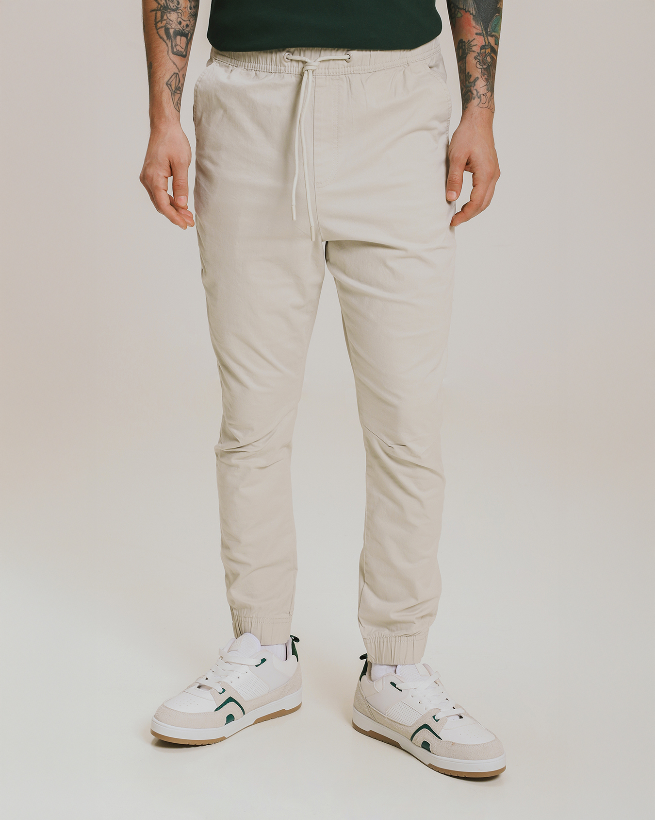 Jogger Gris Con Diseño De Cortes Para Hombre - C&A México